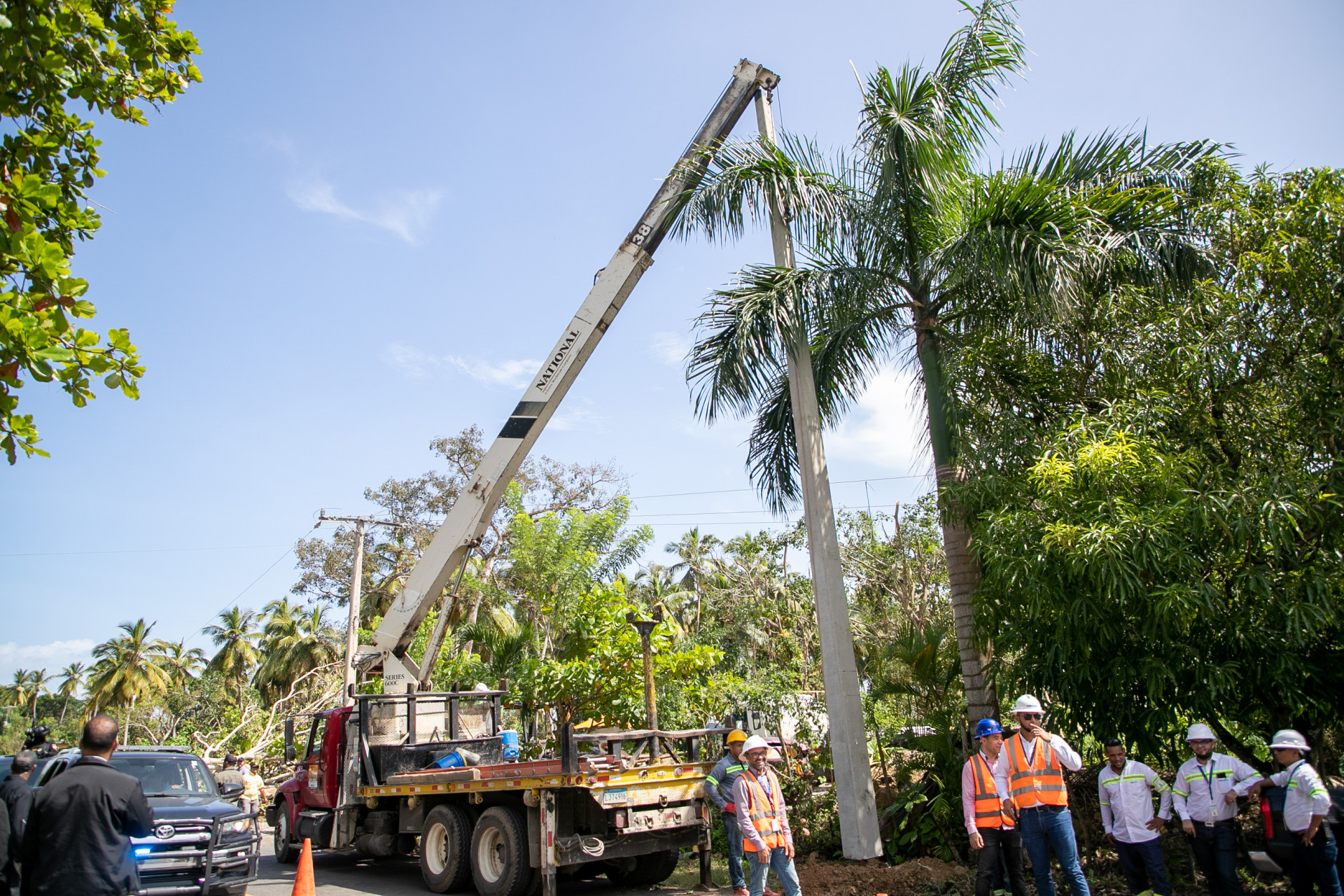Presidente Abinader visita unidades móviles que integran jornada de ...