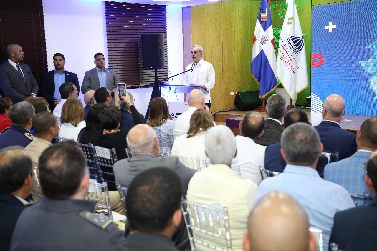 Gobierno realiza obras en la frontera por más de RD 2,500 millones ...