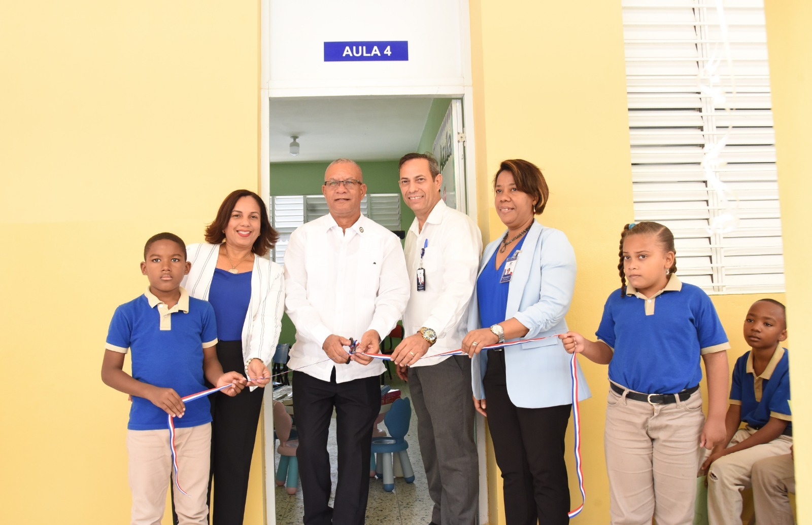 El MINERD abre aula específica para niños con condiciones especiales en ...