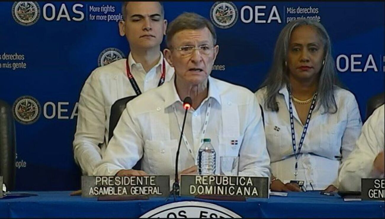 Canciller Roberto Álvarez es electo presidente del 53.° Período de ...