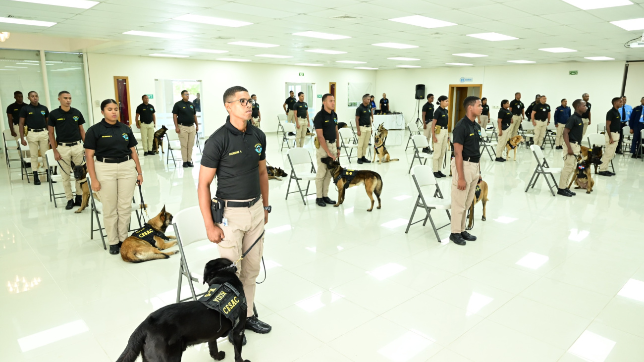 Cesac gradúa 21 nuevos inspectores Avsec en curso “Manejadores K-9 en ...