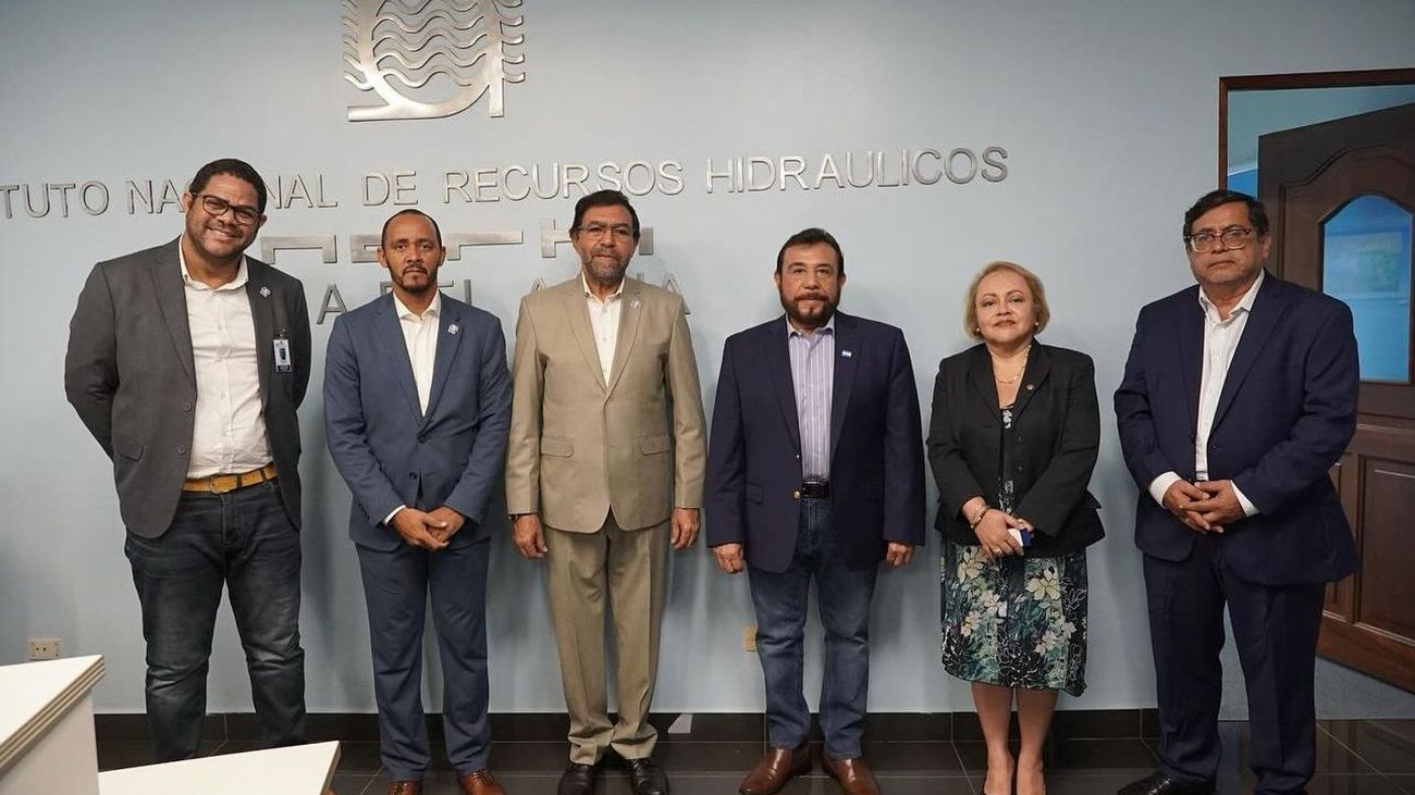 Indrhi recibe al vicepresidente de El Salvador en la Sala del Agua ...